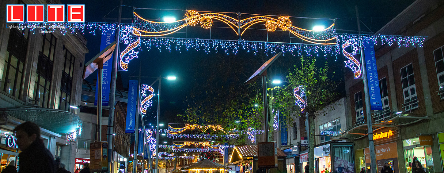 Cross Streets and town centre city lighting | Festive lights/festive ...